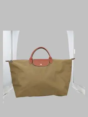 Longchamp Sleek Leather Shoulder Bag