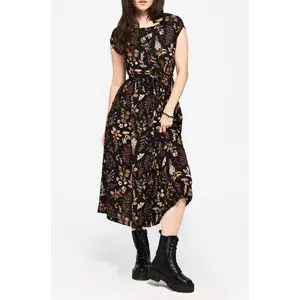 DISTURBIA Luthien Crinkle Printed Midi Dress
