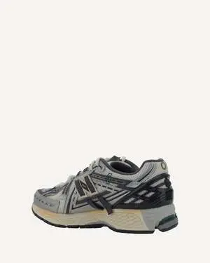 NEW BALANCE 1906a Sneakers - Silver