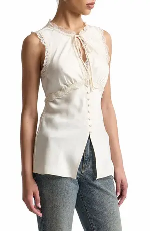 Avec Les Filles Lace Trim Keyhole Shell - Ivory