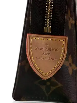 LOUIS VUITTON Toiletry Monogram Canvas 19 Pouch