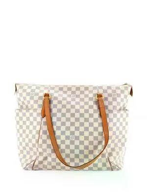 LOUIS VUITTON Damier Gm Shoulder Bag - White