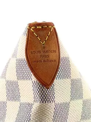 LOUIS VUITTON Damier Gm Shoulder Bag - White