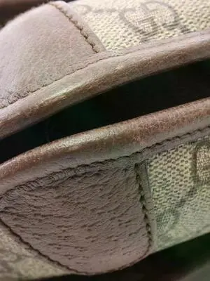 Gucci Small Gg Supreme Crossbody Bag - Neutrals