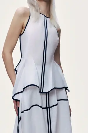NOCTURNE Contrast Trim Peplum Top