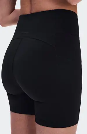 On Studio High Waist Pocket Bike Shorts - Black