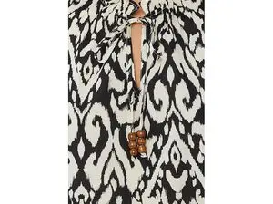 Vince Camuto Sleeveless Blouse With Tie Neck