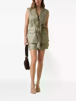 Guess Tailored Shorts With Logo Plaque - Neutrals