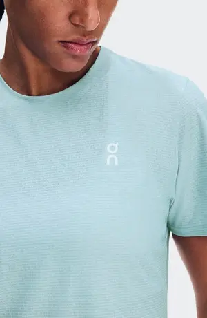 On Crewneck T-shirt With Chest Graphic - Brook
