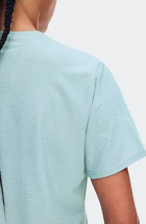 On Crewneck T-shirt With Chest Graphic - Brook