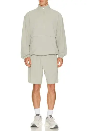 On Courtside 1/2 Zip Eaze In Tan