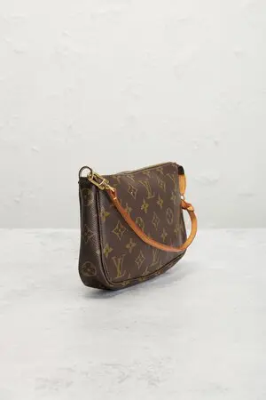 LOUIS VUITTON Monogram Pochette Accessoires Shoulder Bag - Brown