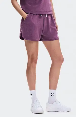 On Courtside Terry Shorts - Cassis
