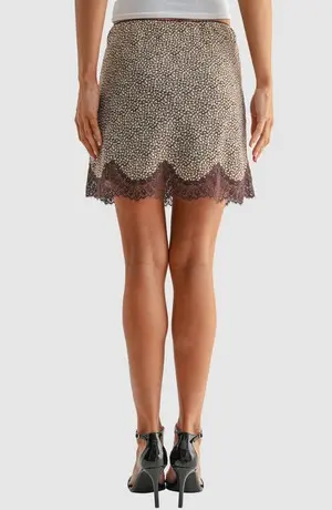 ALL IN FAVOR Lace Trim Mini Skirt - Brown Cream
