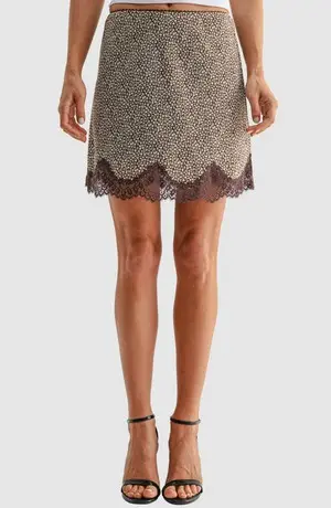 ALL IN FAVOR Lace Trim Mini Skirt - Brown Cream