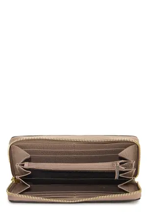 Gucci Gg Supreme Canvas Marmont Zip-around Wallet - Pink