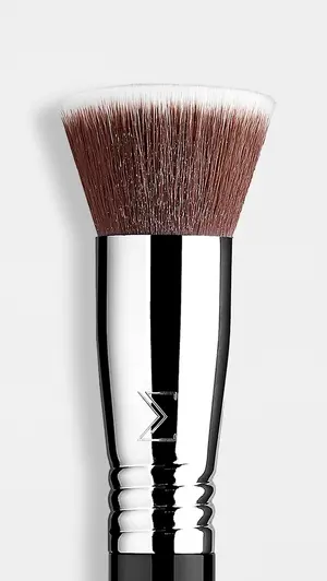 SIGMA BEAUTY F80 Flat Kabuki Brush