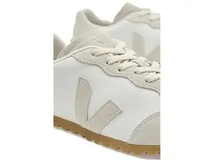 VEJA Gt Low-top Sneakers - White