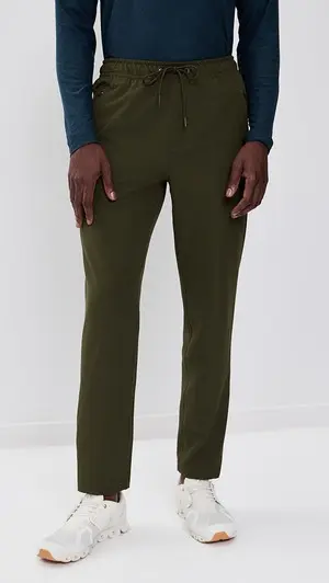 Vuori Train Tech Hd Pants Classic Fit 29 - Olive
