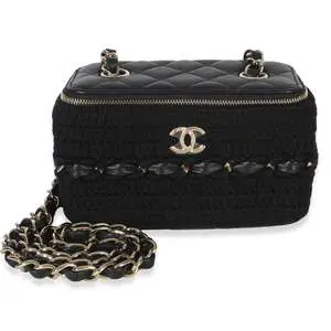 CHANEL Chanel Quilted Lambskin Crochet Small Vanity Case With Chain