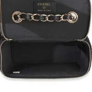 Chanel Quilted Lambskin Crochet Vanity Case With Chain