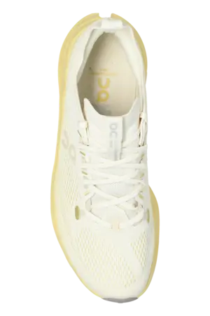 On Cloudsurfer Max’ Sports Shoes