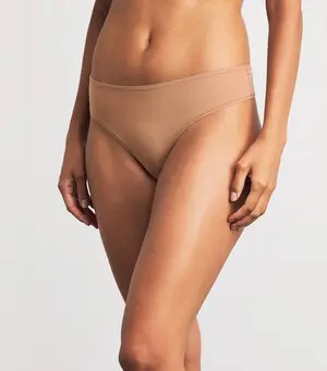SKIMS Fits Everybody Thong