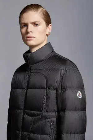 Moncler Heze Short Down Jacket