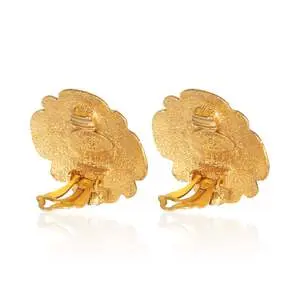 Chanel 1980s Vintage Gold-plated Red Gripoix Clip-on Earrings