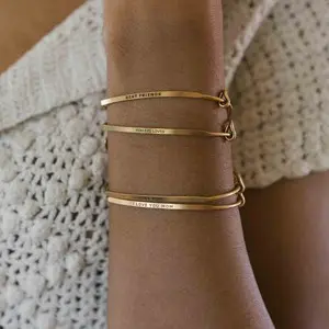 &LIVY Livy Posy Bangle Bracelet 'i Love You Mom - Gold