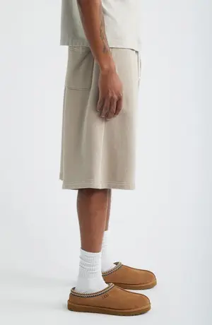 ELWOOD Core Big Sweat Shorts - Tan