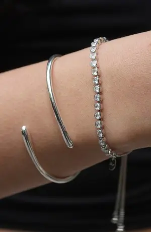 Argento Vivo Set Of Two Bracelets With Cubic Zirconia And Sculptural Detail - Silver