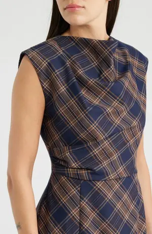 Julia Jordan Plaid Pleated Midi Dress