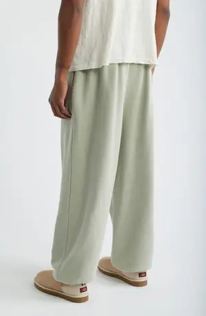 ELWOOD Relaxed Joggers - Sage