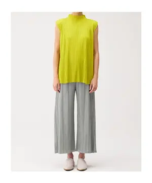 Issey Miyake Sleeveless Top