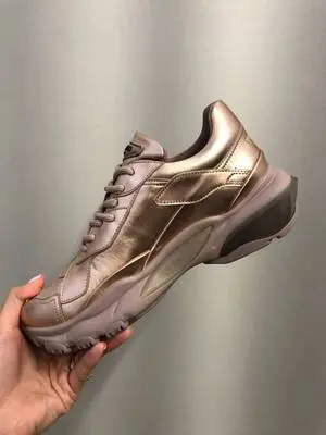 Valentino Garavani Vltn Round-head Lacing Casual Sneakers
