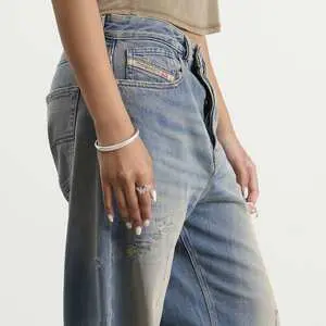 TWOJEYS Tilted Icon Ring