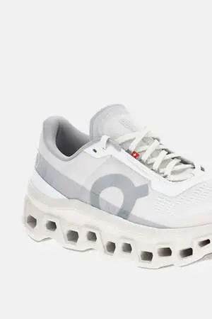 On Cloudmonster Sneakers - White