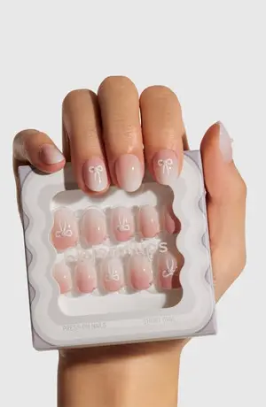 CELEBRITIPS Extra Short Oval Press-on Nails