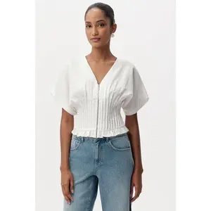 EXQUISE Cherelle Pleated Detail Linen Blouse - White