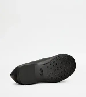 TOD'S Round-toe Loafers