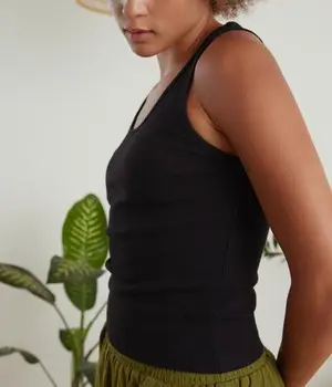 KNOWN SUPPLY Garnet Tank - Black