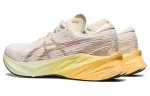 Asics Novablast 3 Fawn
