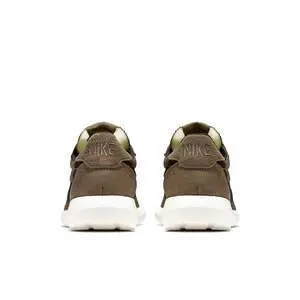 Nike Roshe Ld-1000 Qs "iguana" Sneakers - Olive/white