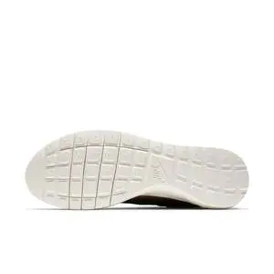 Nike Roshe Ld-1000 Qs "iguana" Sneakers - Olive/white