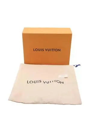 LOUIS VUITTON 2019 Monogram Chalk Sling Bag