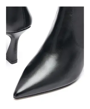 STUART WEITZMAN Pointed-toe Leather Boots