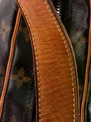 LOUIS VUITTON Croissant Mm Monogram Canvas Hobo Bag - Brown