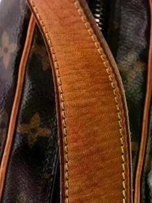 LOUIS VUITTON Croissant Mm Monogram Canvas Hobo Bag