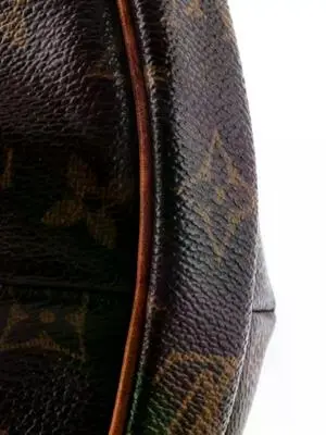 LOUIS VUITTON Croissant Mm Monogram Canvas Hobo Bag